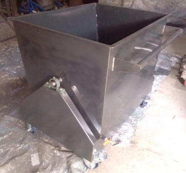 Industrial Chip Trolley Manufacturer in India | Megamech Industries